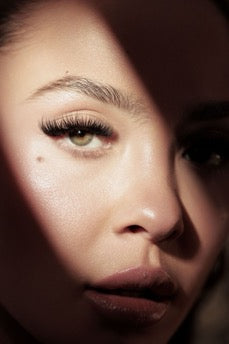 Mega Volume Lashes: What They Are and How to Apply Them